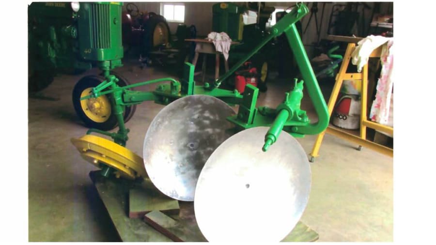 John Deere No. 472 Disc Plow for sale at Gone Farmin' Iowa Premier 2018 ...