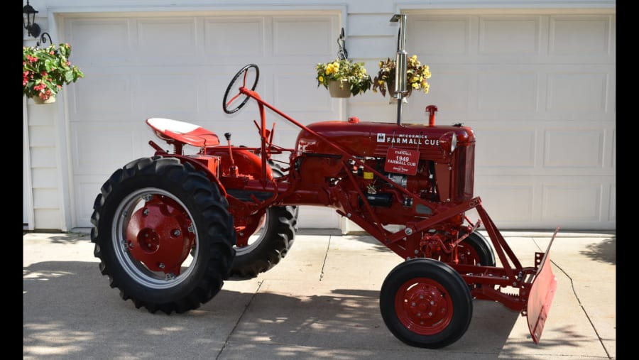 1949 Farmall Cub Tractor With Push Blade for Sale at Auction - Mecum ...
