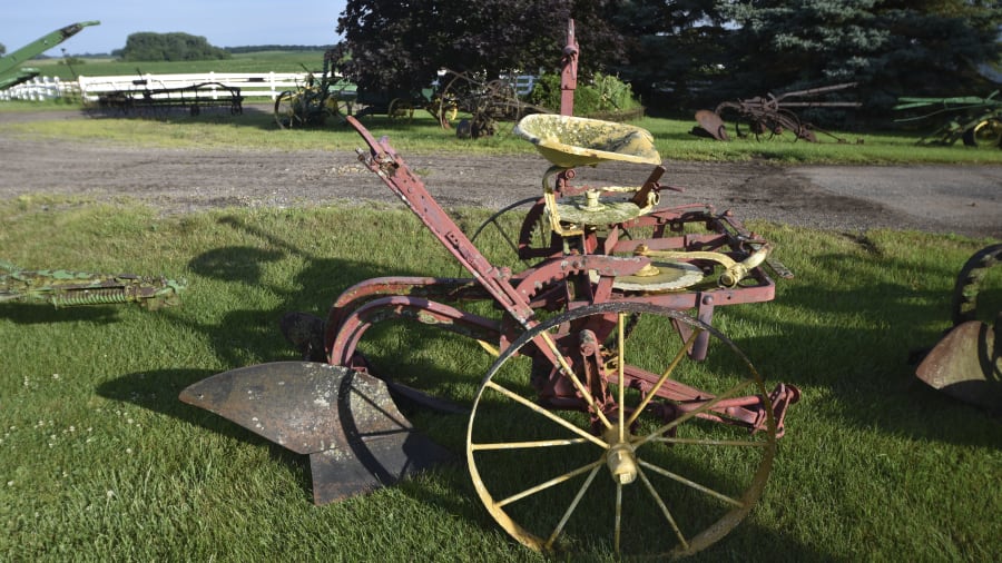 Red Wedge Plow at Gone Farmin' Fall Premier 2019 as W6 - Mecum Auctions