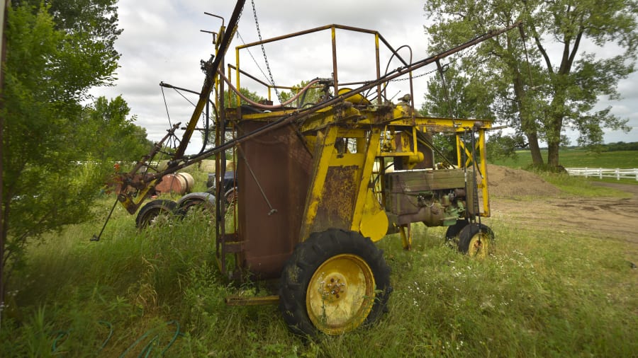John Deere M Sprayer at Gone Farmin' Fall Premier 2019 as W84 - Mecum ...