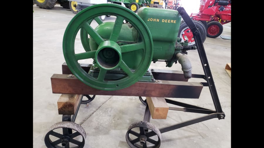 John Deere Hit-N-miss Motor at Gone Farmin' Fall Premier 2019 as W198 ...