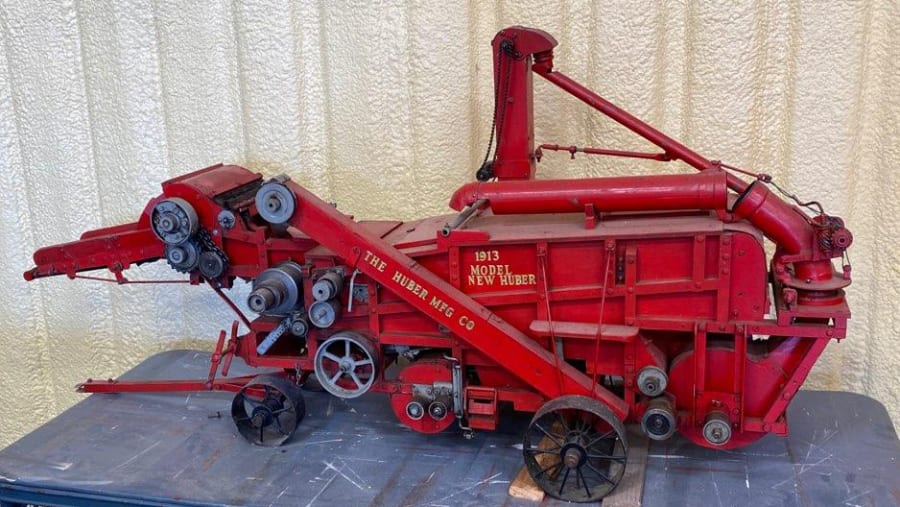 1913 Huber Threshing Machine Working Scale Model for Sale at Auction ...