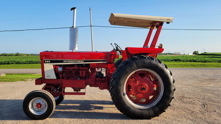 1979 International Harvester 686 at Gone Farmin' Fall Premier 2021 as ...