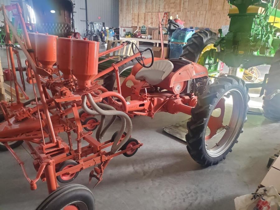 1948 Allis-Chalmers G With Lettuce Planter at Gone Farmin' Fall Premier ...
