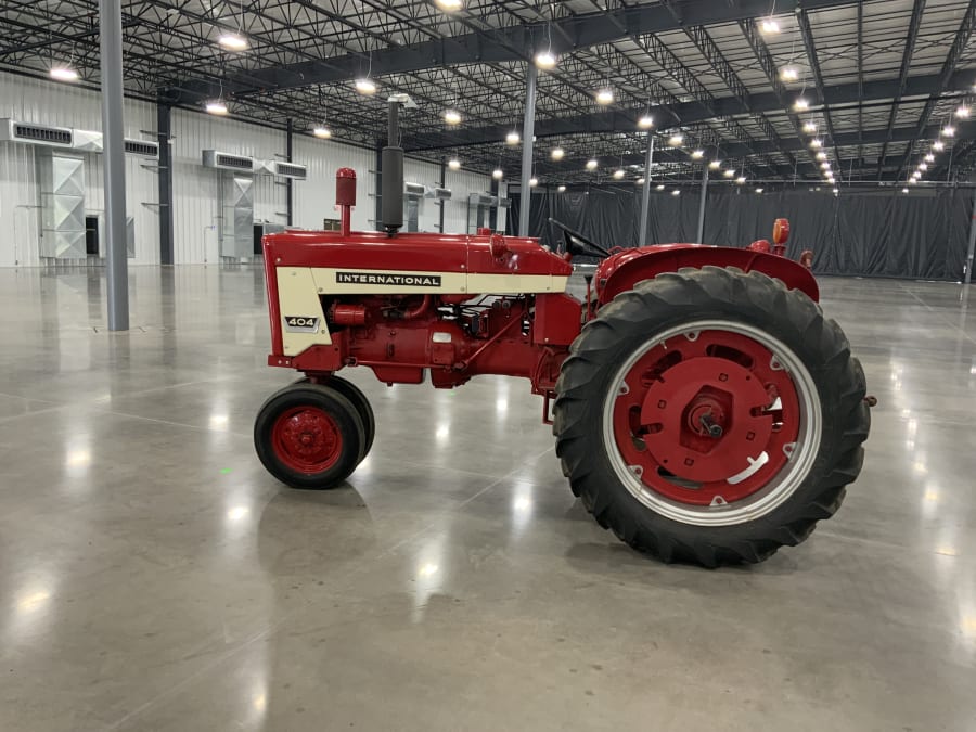 1957 International Harvester 404 Gas for sale at Gone Farmin' Fall ...