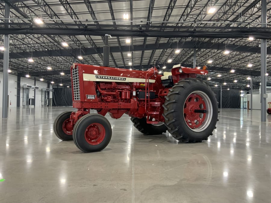 1969 International Harvester 856 Custom at Gone Farmin' Fall Premier ...