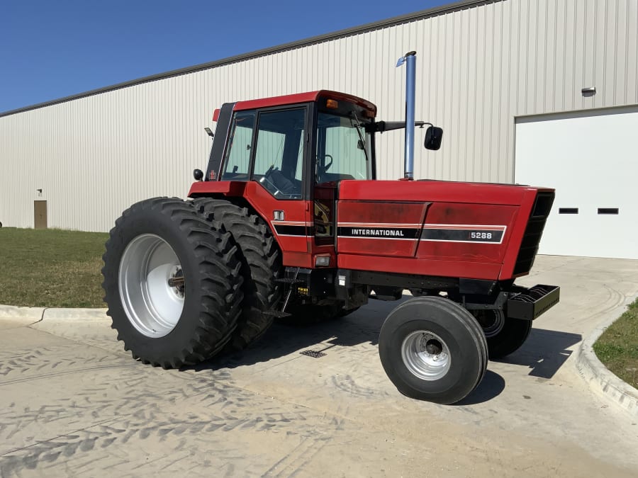 1981 International 5288 at Gone Farmin' Fall Premier 2021 as F119 ...