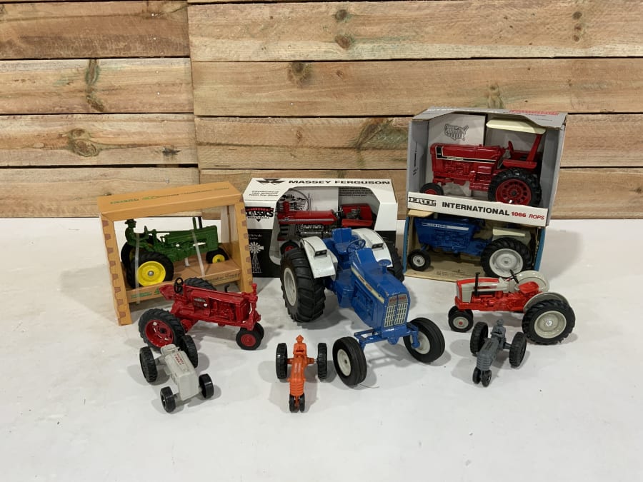 Scale Model Tractors for Sale at Auction - Mecum Auctions