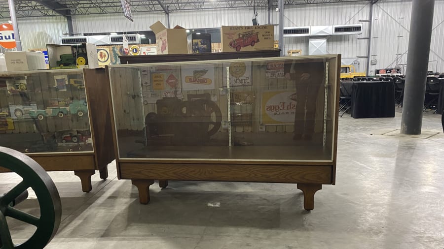 Wooden Display Case at Gone Farmin' Fall Premier 2021 as Z332.1 - Mecum ...