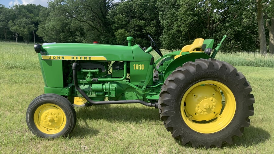 1964 John Deere 1010 at Gone Farmin' Fall Premier 2022 as F67 - Mecum ...