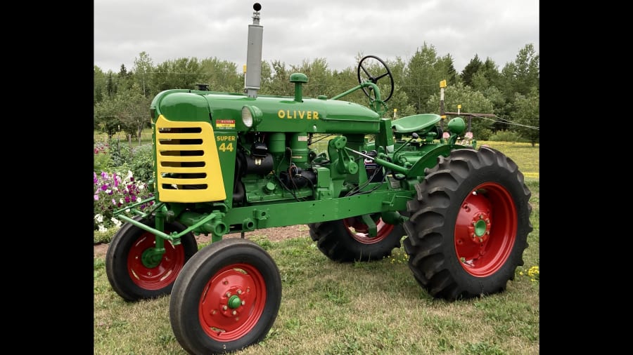 1958 Oliver Super 44 at Gone Farmin' Fall Premier 2022 as S22 - Mecum ...