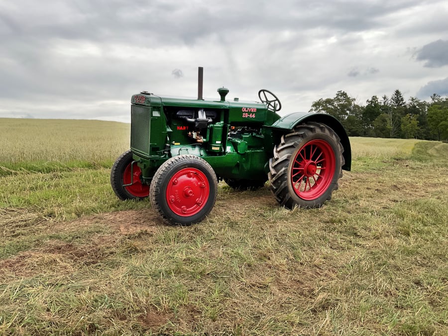 1937 Oliver Hart-Parr 28-44 at Gone Farmin' Fall Premier 2022 as F231 ...
