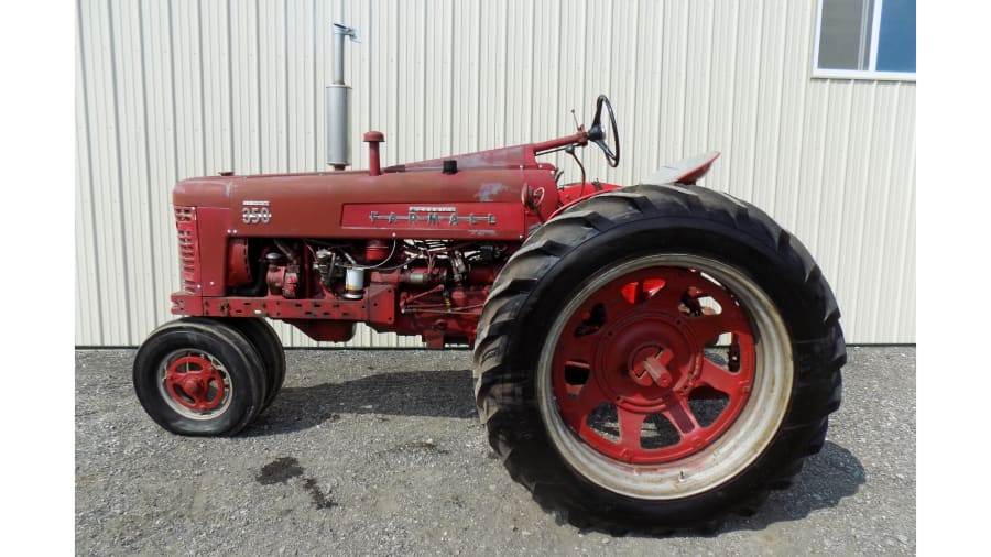 International 350 Diesel Row Crop at Gone Farmin' Harrisburg 2017 as ...