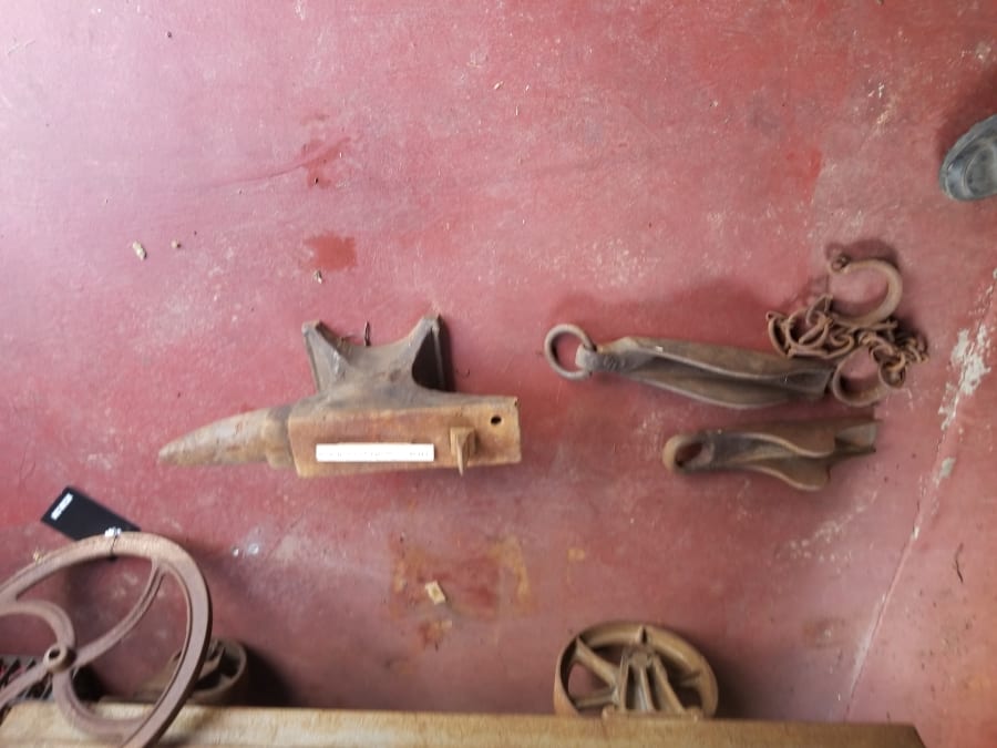 Conestoga Parts And Grampas Anvil at The Henry (Bud) Reifsneider Estate ...