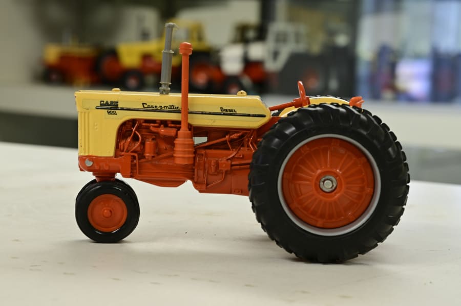 Scale Case 800 Tractor for Sale at Auction - Mecum Auctions