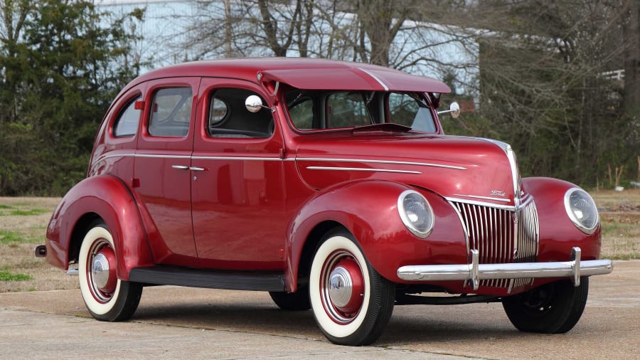 1939 Ford Deluxe Sedan for Sale at Auction - Mecum Auctions