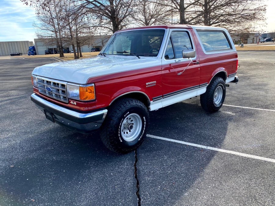 1990 Ford Bronco XLT for Sale at Auction - Mecum Auctions