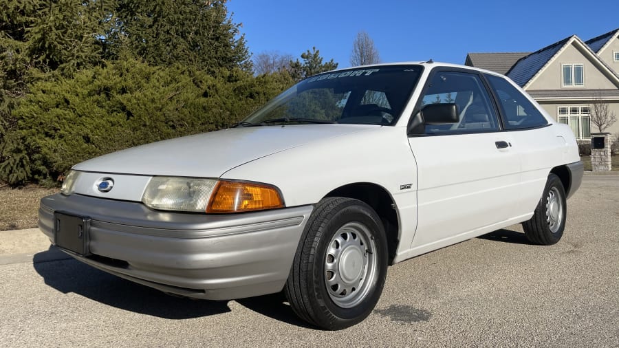1991 Ford Escort Pony Hatchback at Houston 2022 as T160 - Mecum Auctions