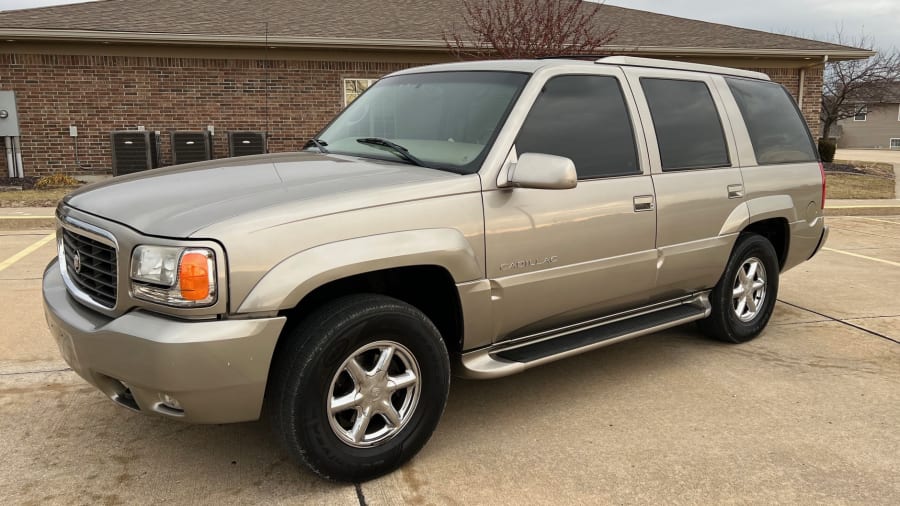 2000 Cadillac Escalade for Sale at Auction - Mecum Auctions