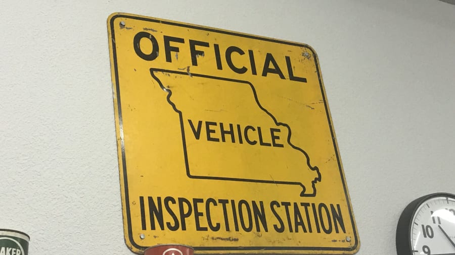 Official Inspection Sign at Kansas City Spring 2016 as J43 - Mecum Auctions