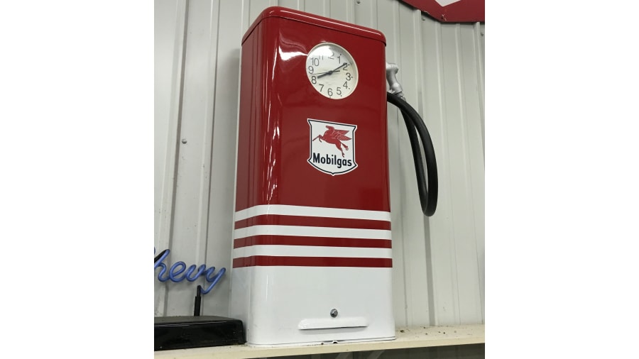 Mobilgas Clockface Gasboy Gas Pump at Kansas City Spring 2016 as K37 ...