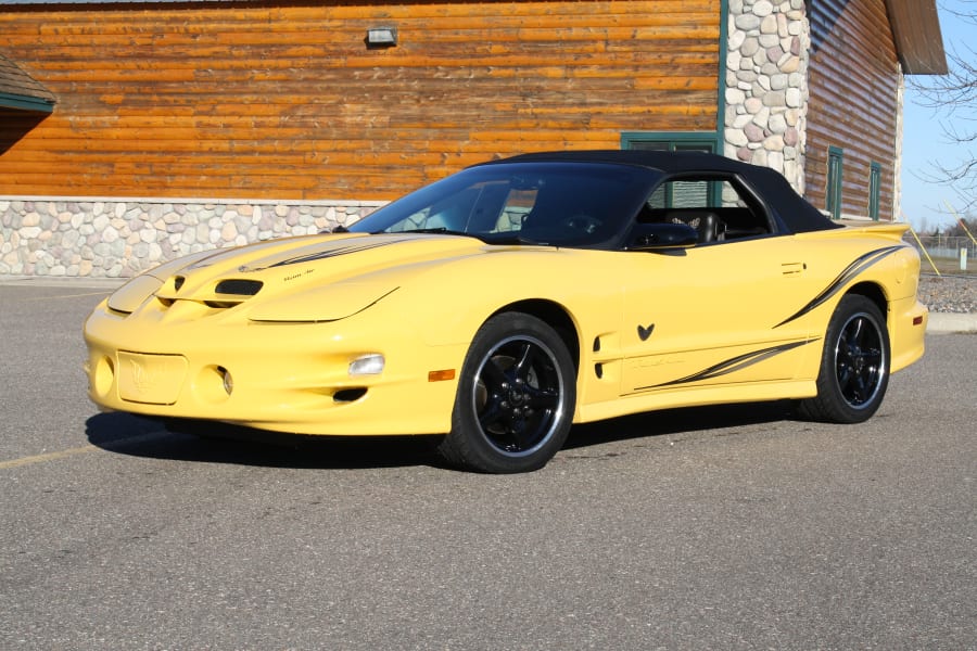 2002 Pontiac Trans Am Collector Edition for Sale at Auction - Mecum ...