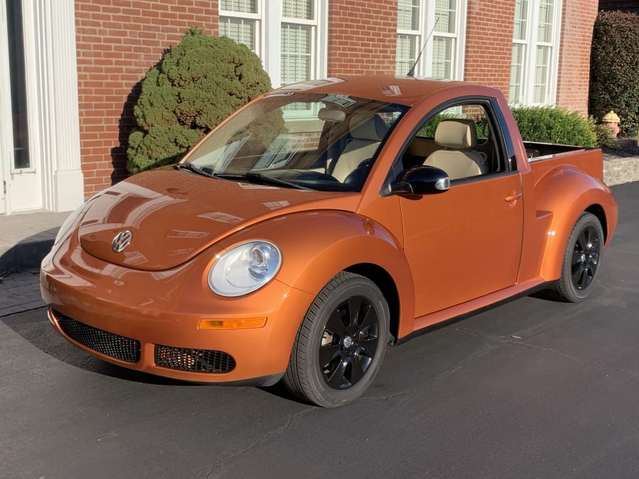 2009 Volkswagen Beetle at Kansas City 2021 as T105 - Mecum Auctions