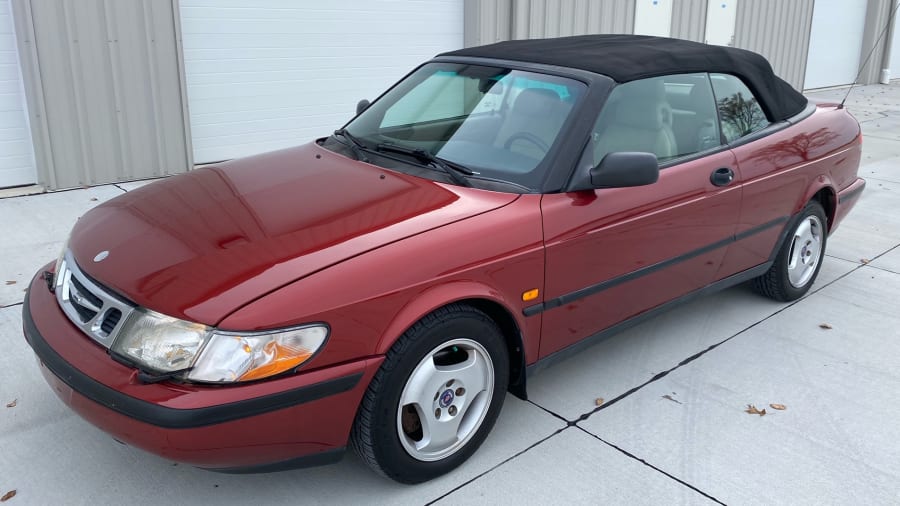 1998 Saab 900 S Convertible for Sale at Auction - Mecum Auctions