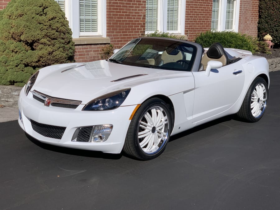 Saturn Sky White
