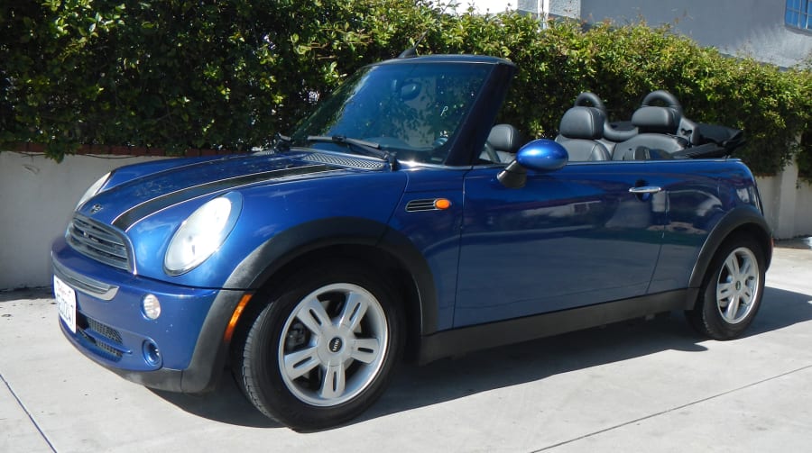 2008 Mini Cooper Convertible at Los Angeles 2017 as F40 - Mecum Auctions