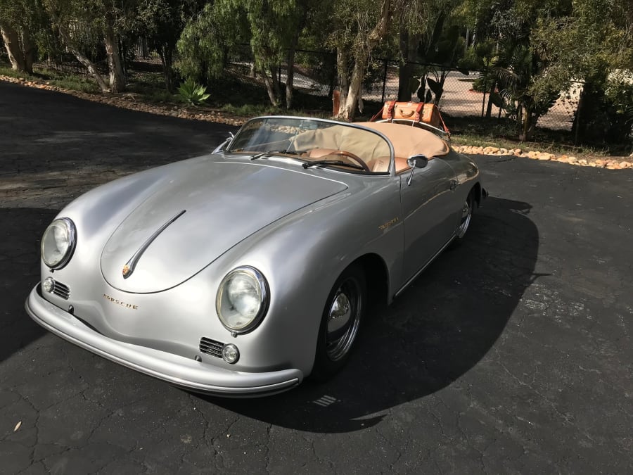 1957 Beck Roadster at Las Vegas 2019 as F246 - Mecum Auctions