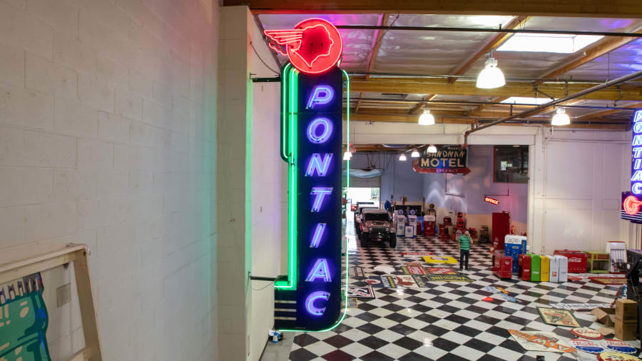 1940s Pontiac Vertical Double-Sided Porcelain Neon Sign 55x15x156 at ...