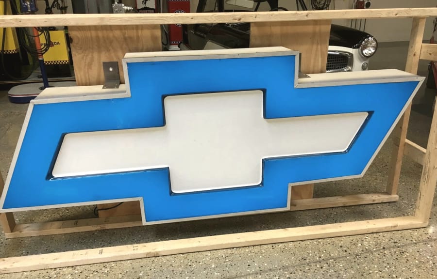Chevrolet Dealership Bowtie Light Up Sign 90x30x5 for Sale at Auction ...