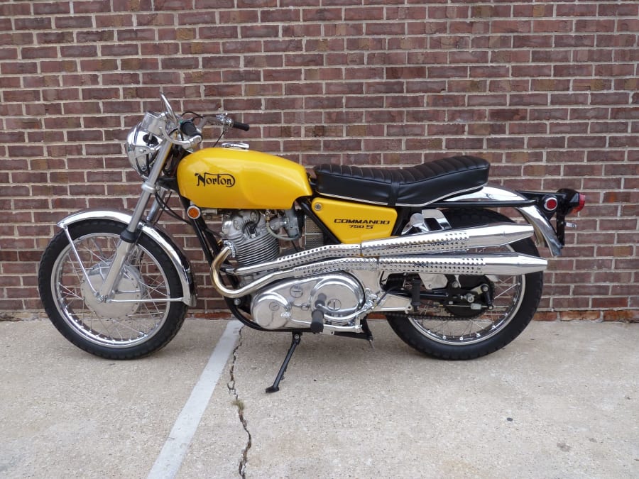 1971 Norton Commando 750S at Las Vegas Motorcycles 2014 as S427 - Mecum ...