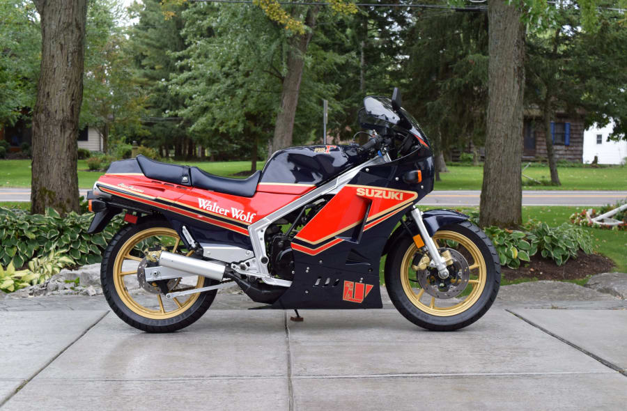 1986 Suzuki RG500 Gamma Walter Wolf at Las Vegas Motorcycles 2019 as S63 - Mecum Auctions