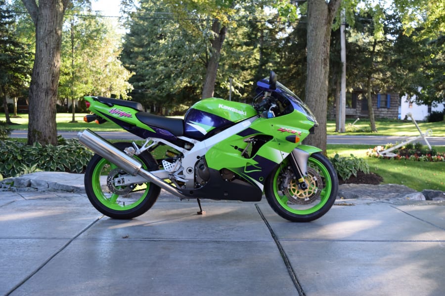 2000 Kawasaki ZX9R at Las Vegas Motorcycles 2020 as G92 - Mecum Auctions