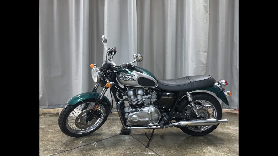 2002 Triumph Bonneville at Las Vegas Motorcycles 2021 as W192 - Mecum ...