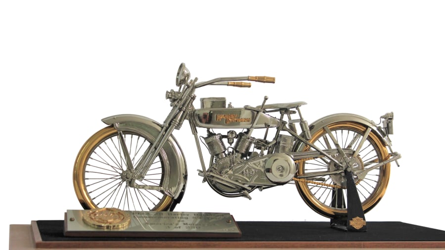 85th Anniversary Commemorative Harley-Davidson 1922 Jd Model at Las ...