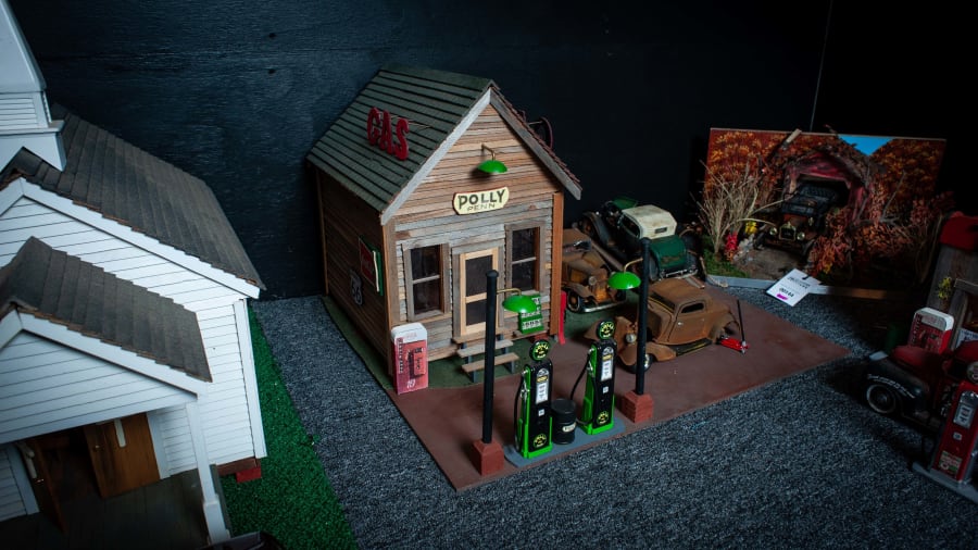 Polly Gas Station Diorama at The Eddie Vannoy Collection 2020 as L347 ...