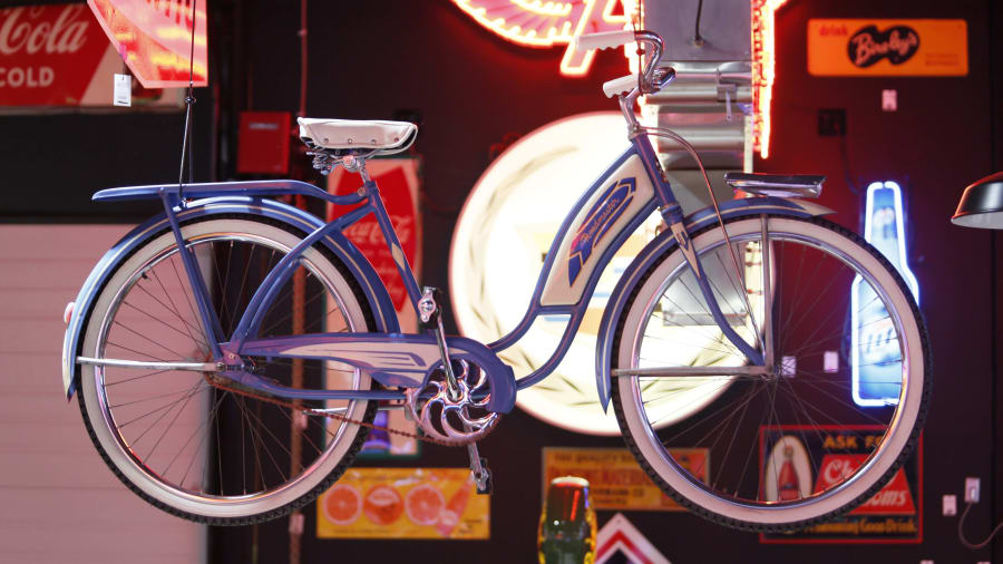 Roadmaster Women's Bicycle for Sale at Auction - Mecum Auctions