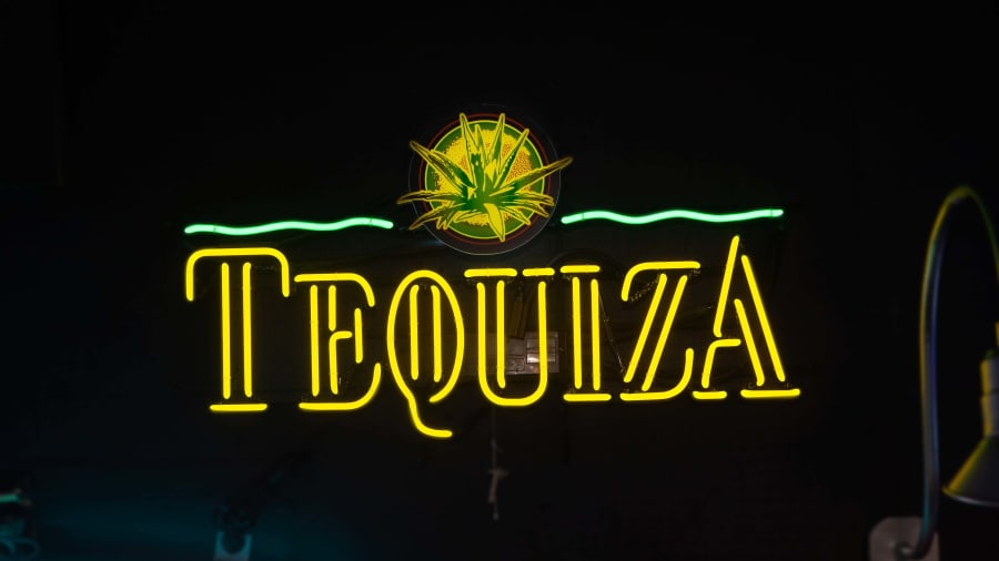 Tequiza Neon Sign at The Eddie Vannoy Collection 2020 as G278 - Mecum ...