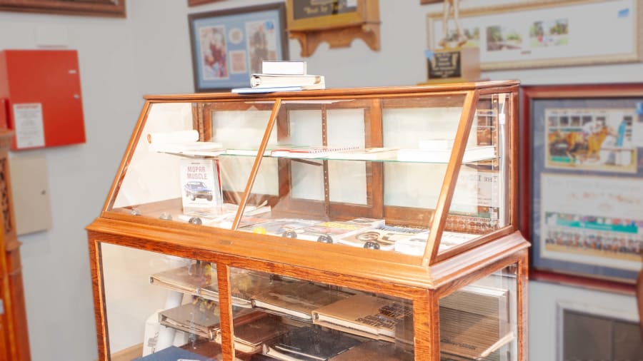 Sun Manufacturing Wooden Countertop Display Case at The Eddie Vannoy ...