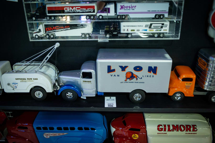Smith Miller Lyon Van Lines Die-Cast Scale Model Truck at The Eddie ...