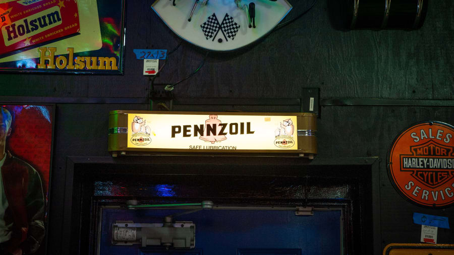 Pennzoil Dealer Light-Up Sign at The Eddie Vannoy Collection 2020 as ...