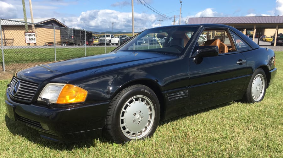 1992 Mercedes-Benz 500SL Convertible at Harrisburg 2017 as F207 - Mecum ...