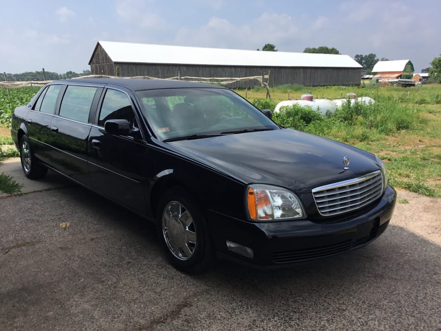 2001 Cadillac Deville Superior Limousine for Sale at Auction - Mecum ...