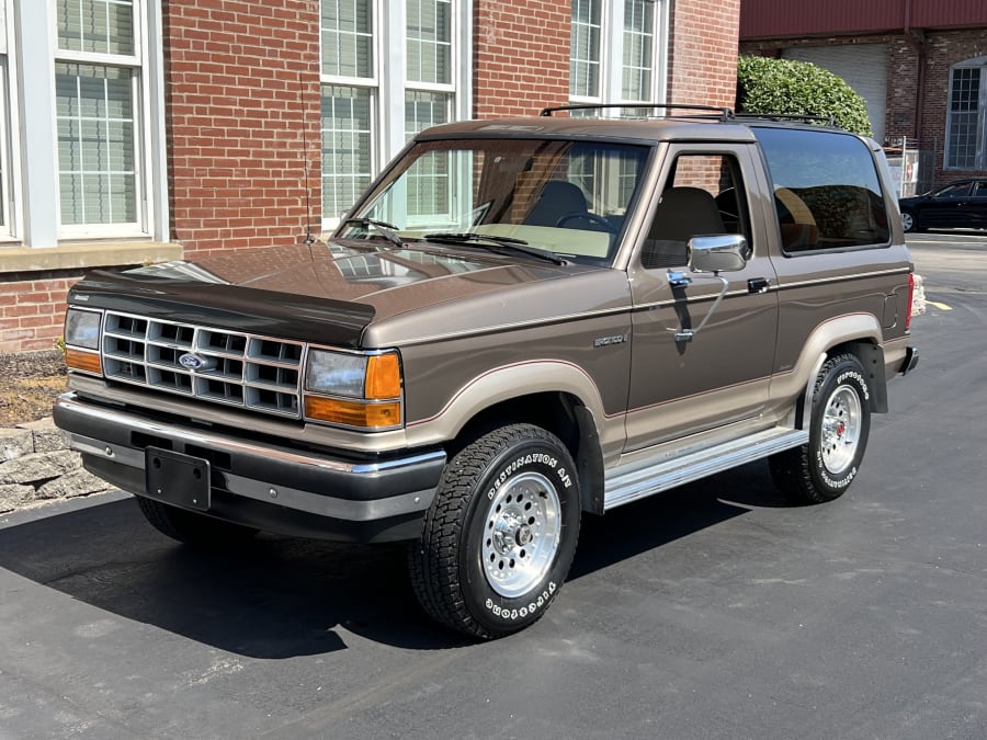1990 Ford Bronco II at Harrisburg 2022 as T145 - Mecum Auctions