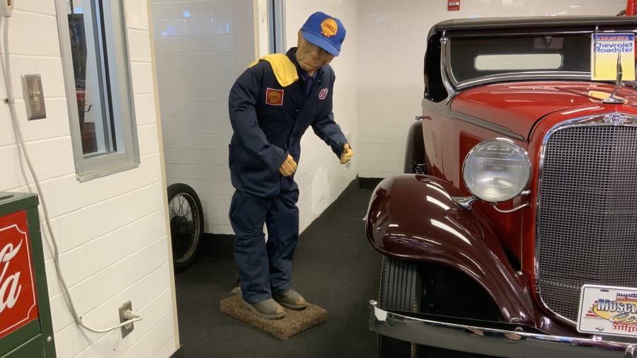 Mechanic Mannequin at Punta Gorda 2021 as P257 - Mecum Auctions