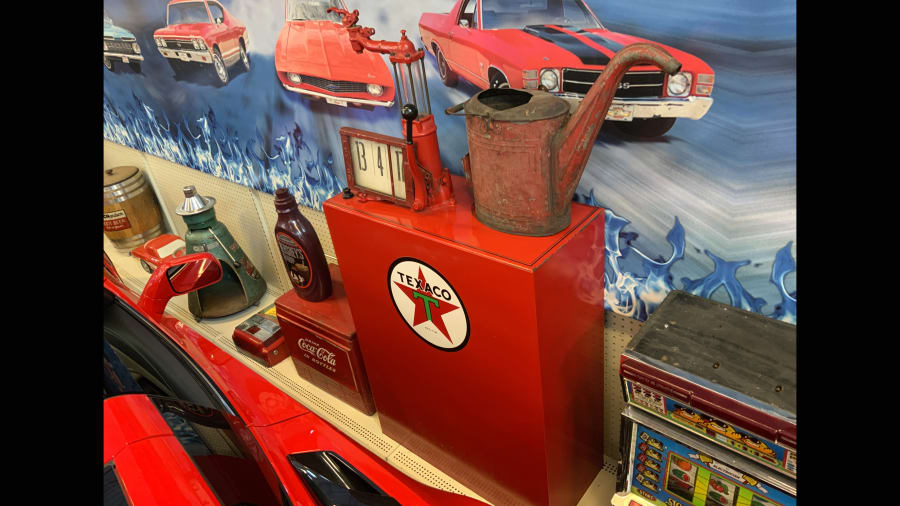 Texaco Hand-Crank Oil Lubester at Punta Gorda 2021 as H6 - Mecum Auctions