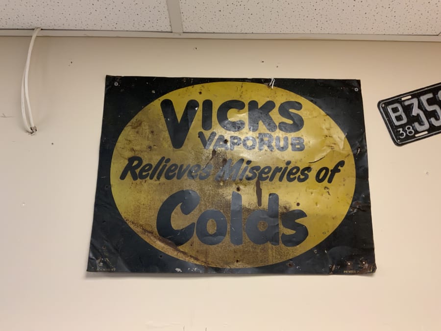 Vicks Vapor Rub Single-Sided Tin Sign at Punta Gorda 2021 as H203 ...